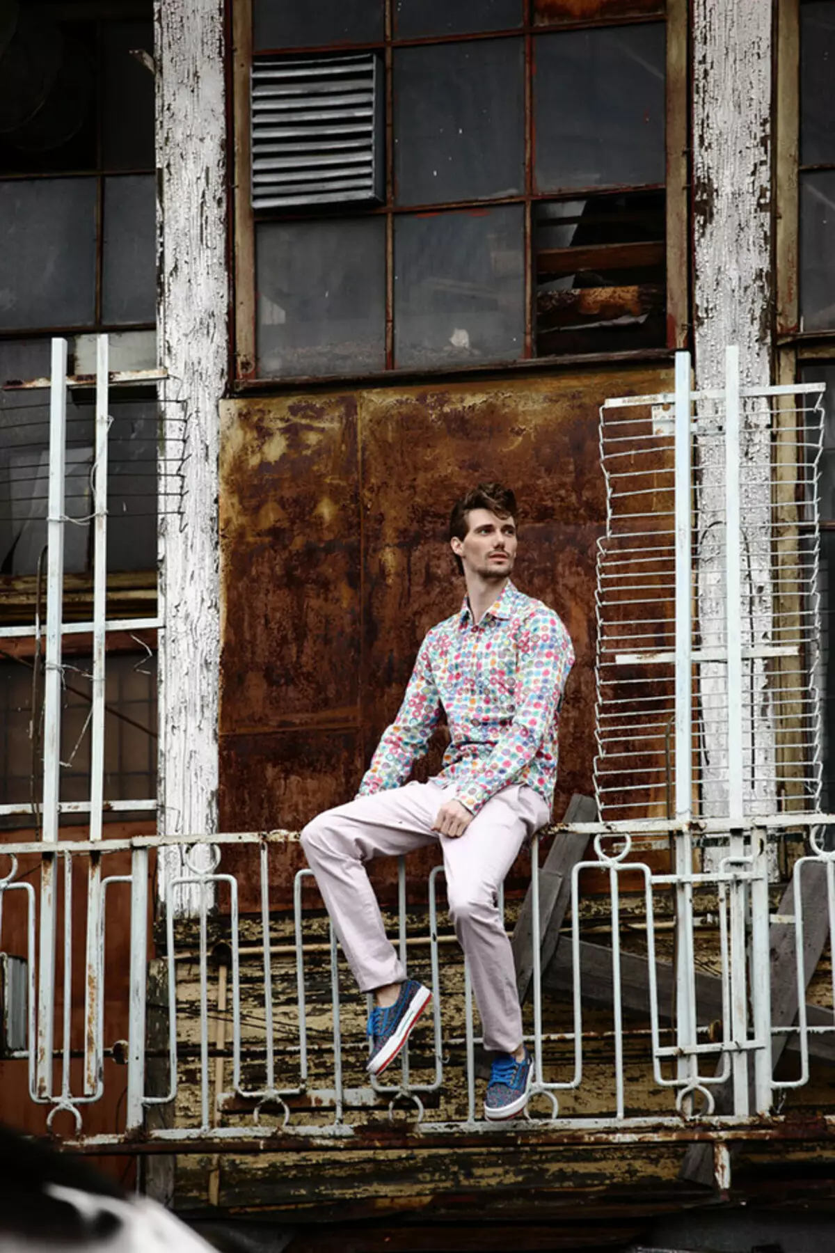 Desigual shirt, Marciano Trousers, Kenzo Sneakers.