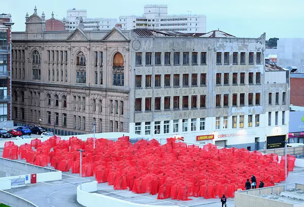 Hundreds of bare people posed for a large-scale photo project right on the street! 40275_4