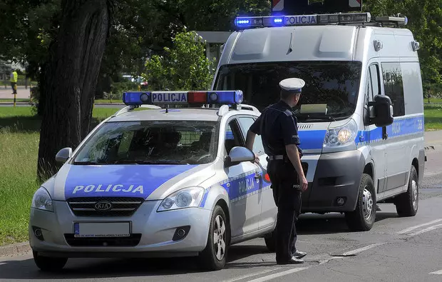 Slika №1 - Poljska policija je napovedala stavko in zavračala dokončanje storilcev kaznivih dejanj