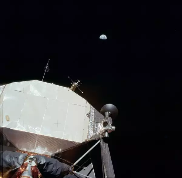 Publicēts amerikāņu misijas attēlu galerija uz Mēness 41642_10