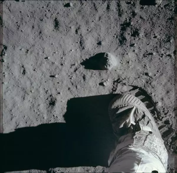 Publicēts amerikāņu misijas attēlu galerija uz Mēness 41642_12