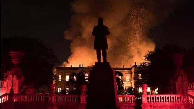 Foto nummer 1 - Brand i det brasilianska museet för historia (fotogalleri)