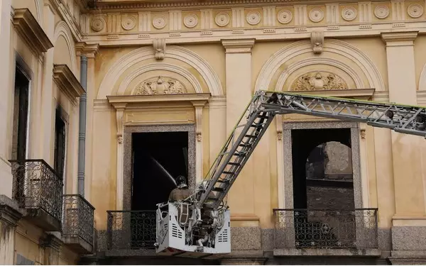 Fogo no Museu da História Brasileira (Galeria de Fotos) 44017_6