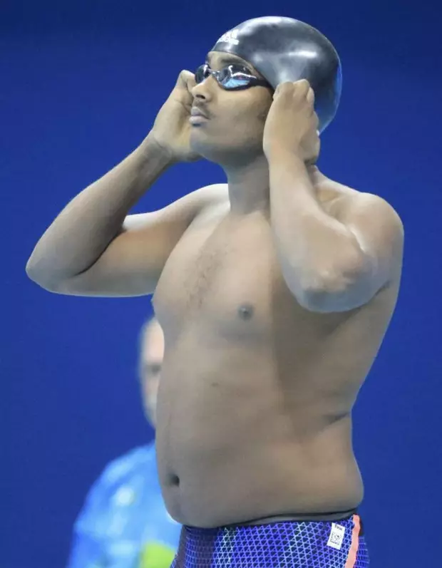 So sieht der äthiopische Schwimmer aus wie Robel Kyros Habta, der beim ersten Start in Rio das siegreiche Ergebnis von 15 Sekunden verlor