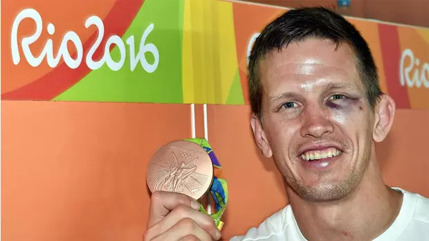 Dzudois Dirk Van Tichelt a noté une médaille de bronze avec un coéquipier sur Copacaban