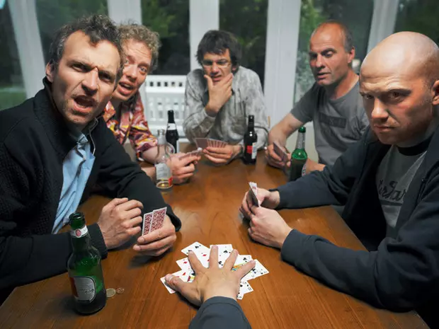 Foto №3 - verschidde Weeër fir Poker ze droen