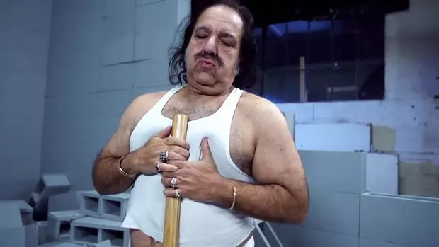 La légende du porno Ron Jeremy était accusée de harcèlement et n'est pas autorisée à 