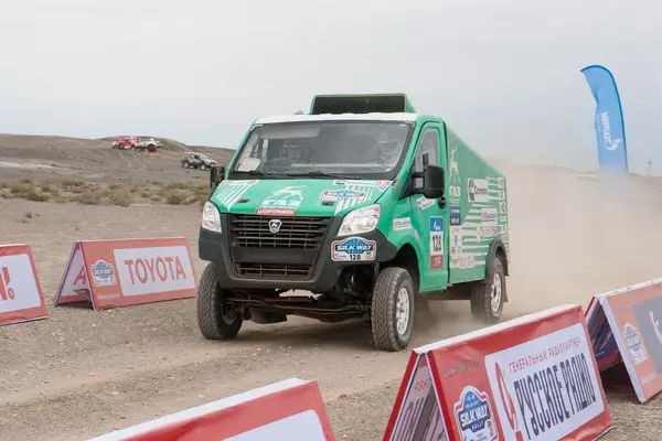 В печенето и обратно: опитвайки се да проверите дали можете да направите Toyota Land Cruiser 48330_90