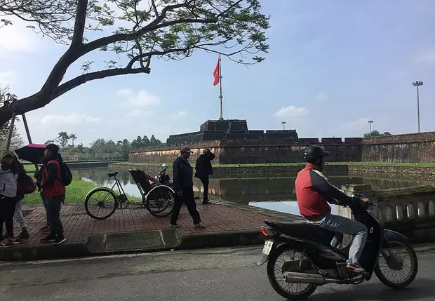 Foto No. 1 - Vietnam: Bau pokok palma pada waktu pagi. Bahagian 1