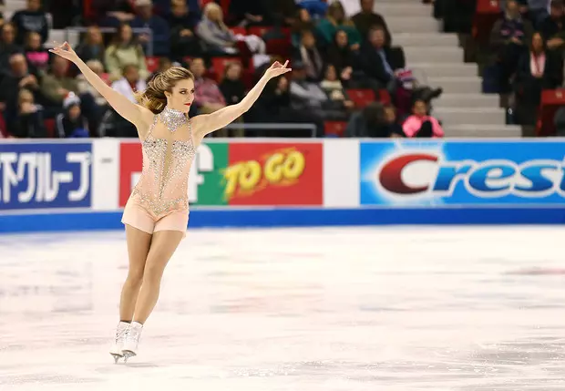 Foto # 2 - American Figuur Skater reed op Twitter naar Alina Zagitov. En verontschuldigde zich dan