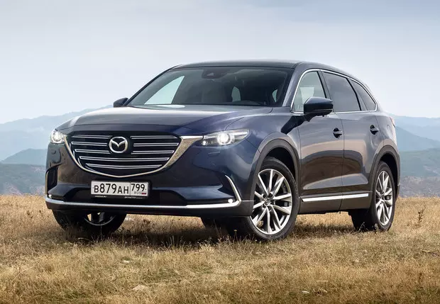 Foto №1 - Mazda CX-9 a Plné světlo lehkost