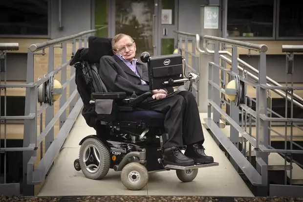 Fotografovanie №1 - Stephen Hawking povedal, že to bolo na veľkú explóziu