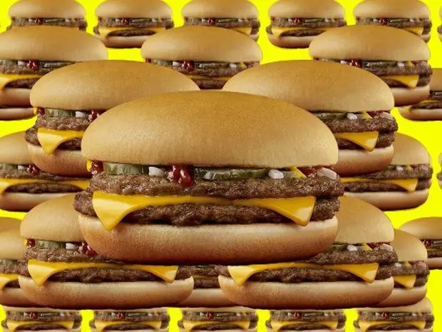 FOTO №1 - McDonald's počet će koristiti svježe meso u Burgerima
