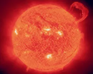 Foto No. 4 - Artigo co nome do sol. Guía de 16 minutos ao centro do noso universo