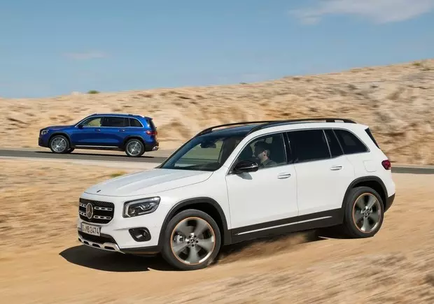 Ifoto №1 - I-Mercedes-Benz Glb: I-SUVS ayinakuba kakhulu