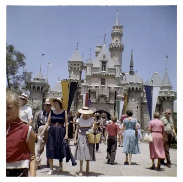 Tako je bilo prvo Disneyland takoj po odprtju (Fotogalerija) 53545_24