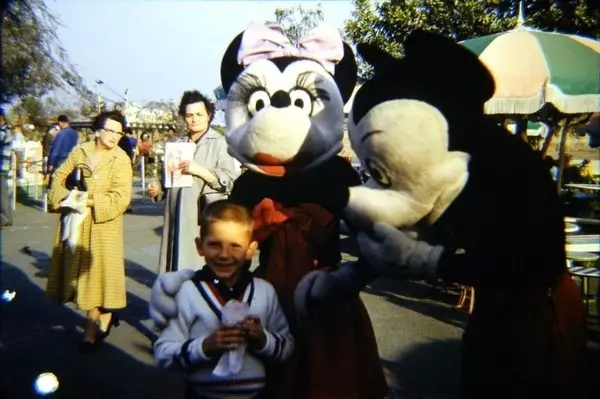 Así es como la primera Disneyland miró inmediatamente después de la apertura (Galería de fotos) 53545_27