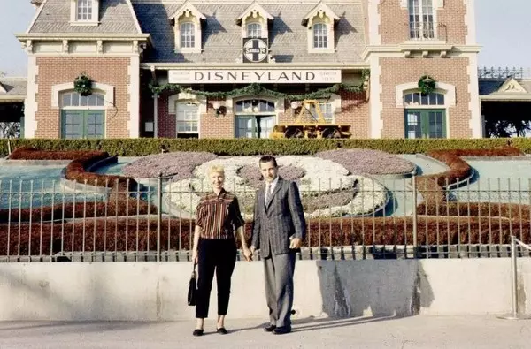 Así es como la primera Disneyland miró inmediatamente después de la apertura (Galería de fotos) 53545_28