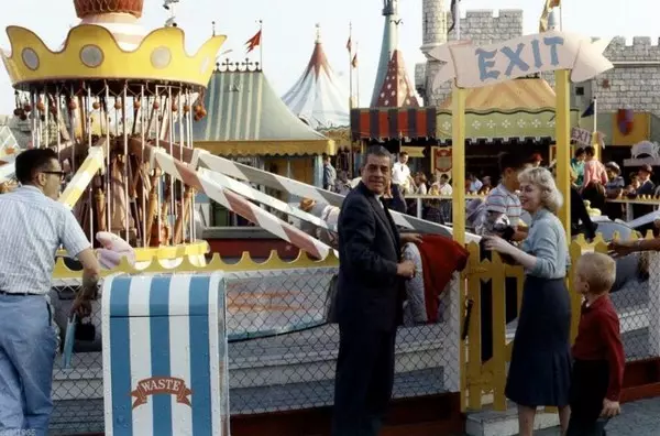Açılışdan dərhal sonra ilk Disneyland necə baxdı (FOTO QALERİ) 53545_29