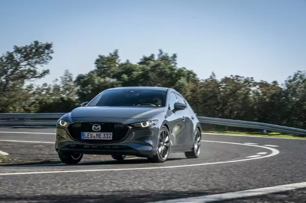 Foto №1 - NOVO MAZDA 3 Você já pode comprar na Rússia