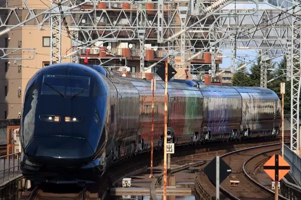 Il Museo Giapponese ha pubblicato un'esposizione in un treno ad alta velocità 54539_2