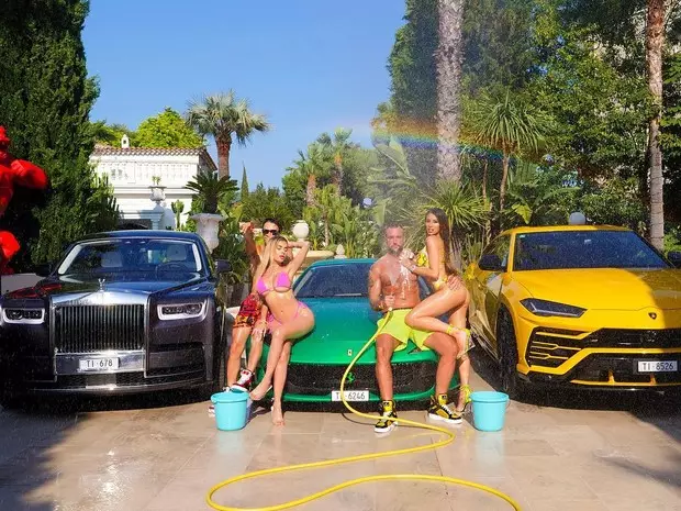 Феррари Instagram дахь спортын автомашины спортын автомашины гэрэл зурагтай болсон алдартай загвар зохион бүтээгчдэд заналхийлж байна 54571_2