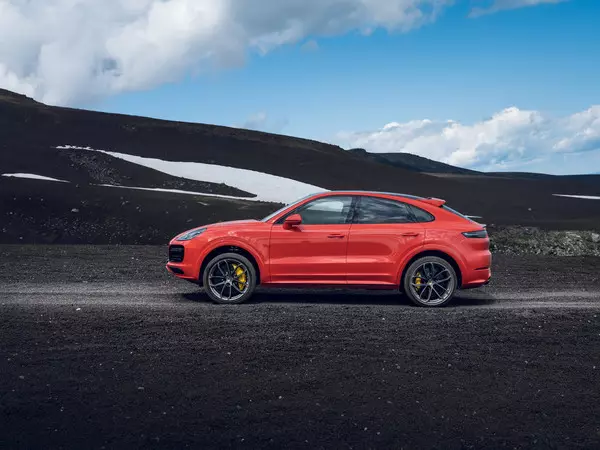 Porsche Cayenne Coupe: Stitching ao amin'ny Sportsport 55626_19