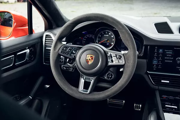 Porsche Cayenne Coupe: рядок в техпаспорті 55626_24