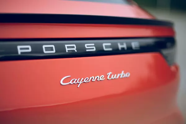 Porsche Cayenne Coupe: рядок в техпаспорті 55626_32