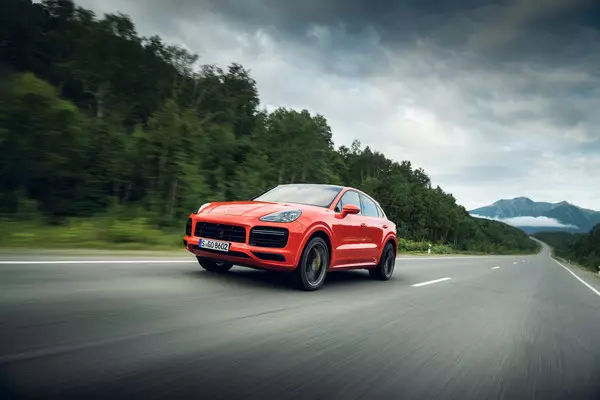 Porsche Cayenne Coupe: рядок в техпаспорті 55626_6