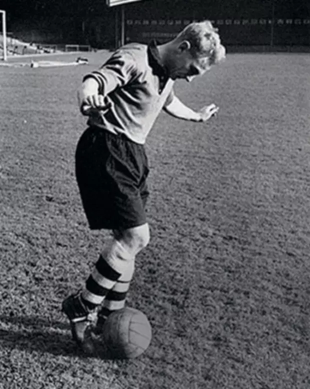 在他的青春，Ostap梦想成为一个专业的足球运动员