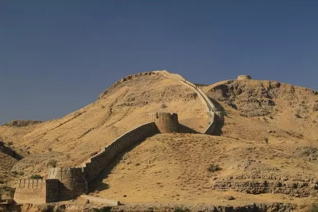 Çince değil, aynı zamanda büyük duvar ve aynı zamanda dünyadaki şeylerin benzersizliği hakkında da dokuz saniye