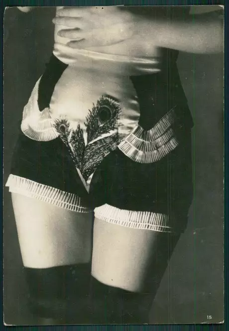 Foto №17 - Publicidad de la ropa interior fetichista de la década de 1920