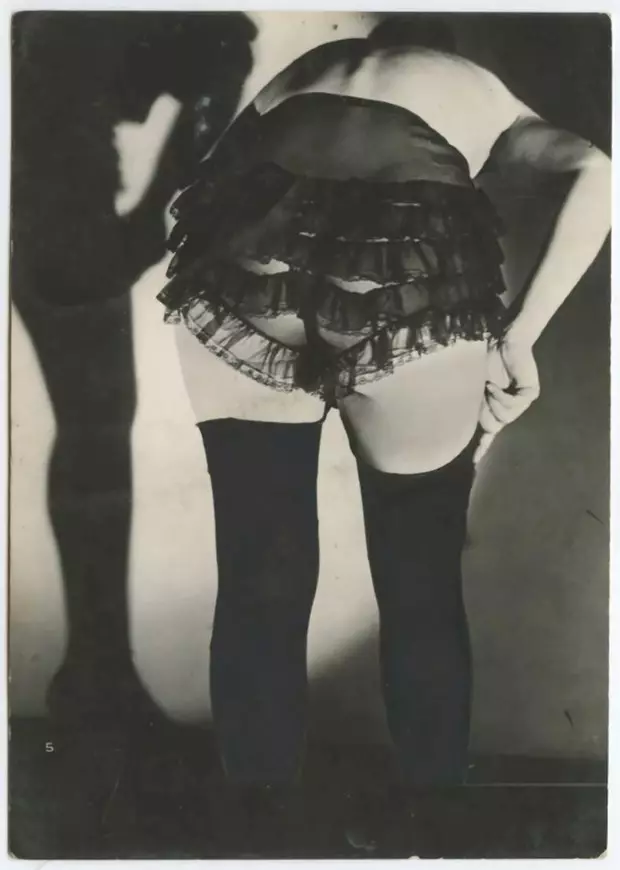 Foto número 3 - Publicidad de la ropa interior fetichista de la década de 1920