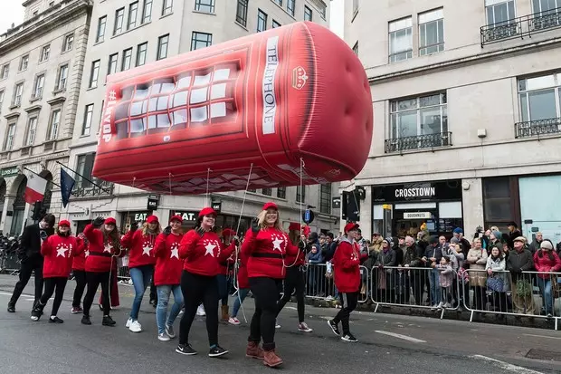 Foto numurs 1 - kā kaps Londonas kapos mainīja slavenā telefona kabīnes dizainu