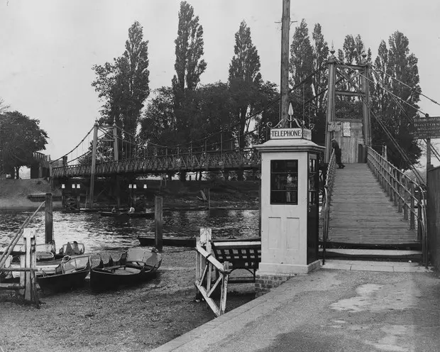 Numri i fotografisë 2 - Si një varr në varrezat e Londrës ka ndryshuar dizajnin e kabinës së famshme telefonike