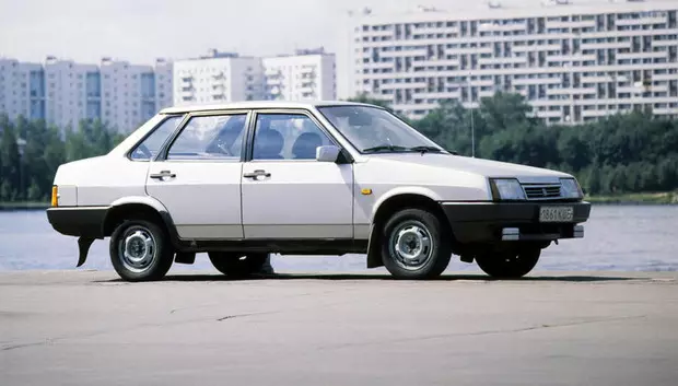 Ifoto №1 - Ubuhanga bujinya: 9 sedans itakoze