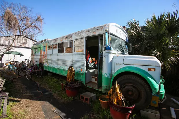 Hippie Bus.