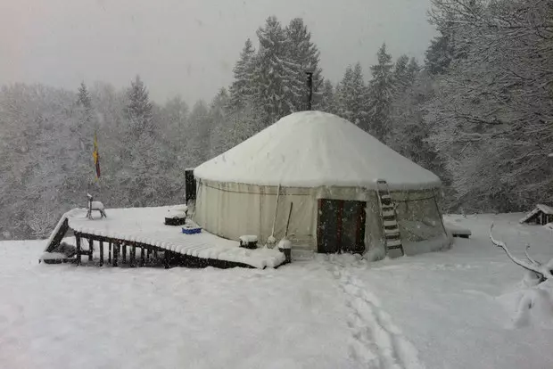 Yurt.