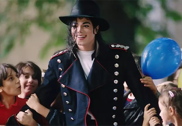 Slika №1 - direktor-dokumentarec ogroža smrt za delegaternega filma o Michaelu Jacksonu