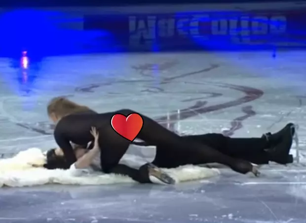 Foto nummer 1 - Vi erobret af et gennemsigtigt tøj af figuren Skater Alexandra Stepanova (Video)