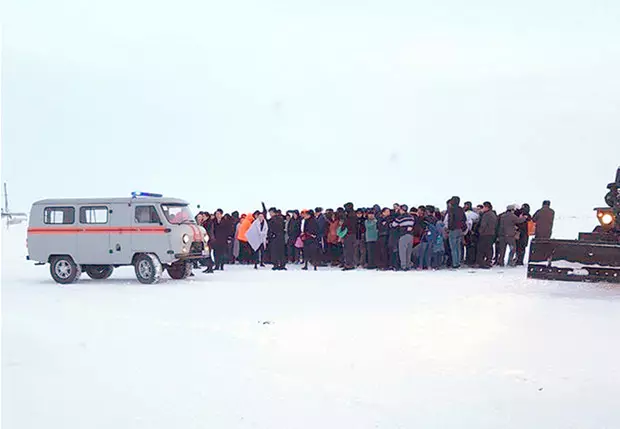 Foto número 1: los pasajeros volaron a Los Ángeles, pero obligados a sentarse en Chukotka (fotos hospitalarias)