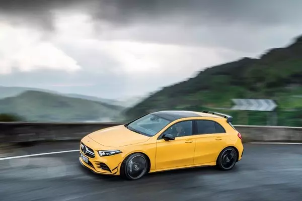 Mercedes-AMG A35: I-Sunny Bunny 69804_15