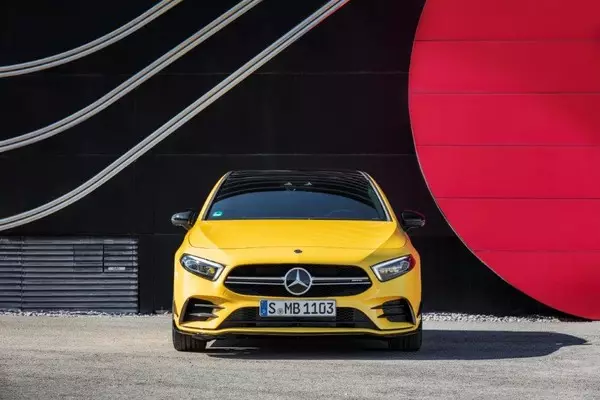 MERCEDES-AMG A35: Sunny Bunny 69804_23