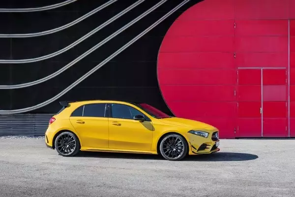 Mercedes-AMG A35: Sunny Bunny. 69804_26