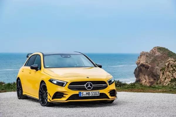 Mercedes-AMG A35: сонечны зайчык 69804_27