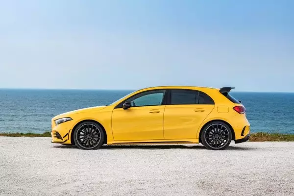 Mercedes-AMG A35: lepur me diell 69804_29