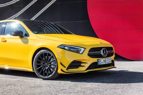 Mercedes-AMG A35: Sunny Bunny. 69804_31