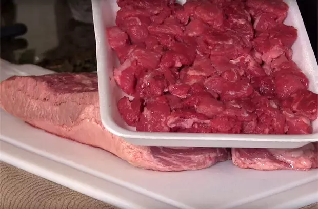 Foto Nomor 2 - Cara Palsu Steak Ribel di Restoran
