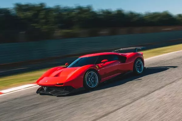 Ferrari mengeluarkan supercar yang paling kuat yang baru 71491_2